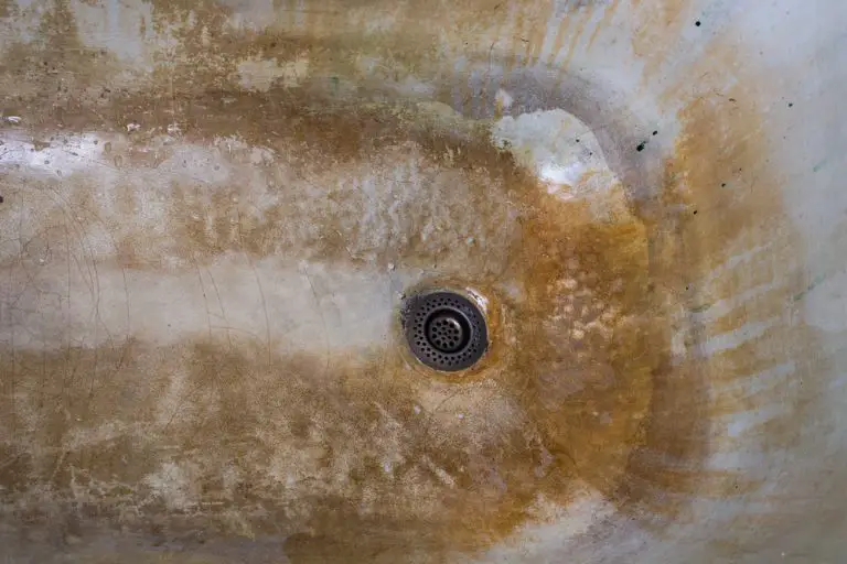 Why Is Your Bathtub Rusting? (Causes and Solutions) | Mobile Home ...